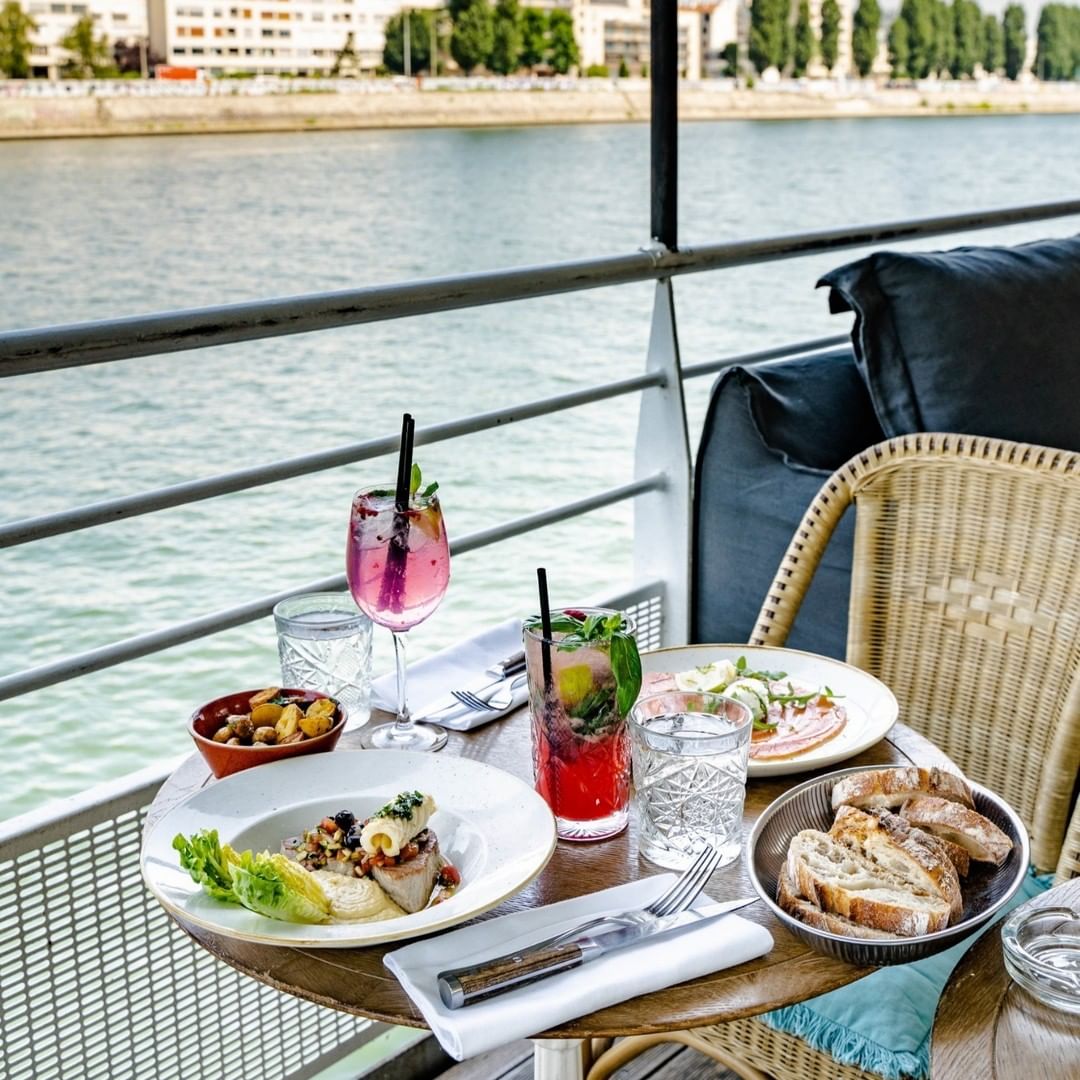 Restaurantes dentro de barco em Paris - os quatro melhores - PariSabor